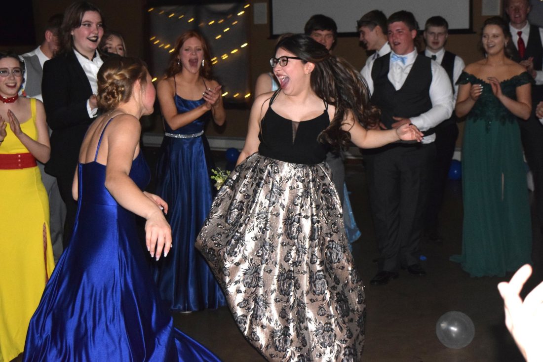 Gladbrook-Reinbeck prom goes Under the Sea in ‘21 | News, Sports, Jobs ...
